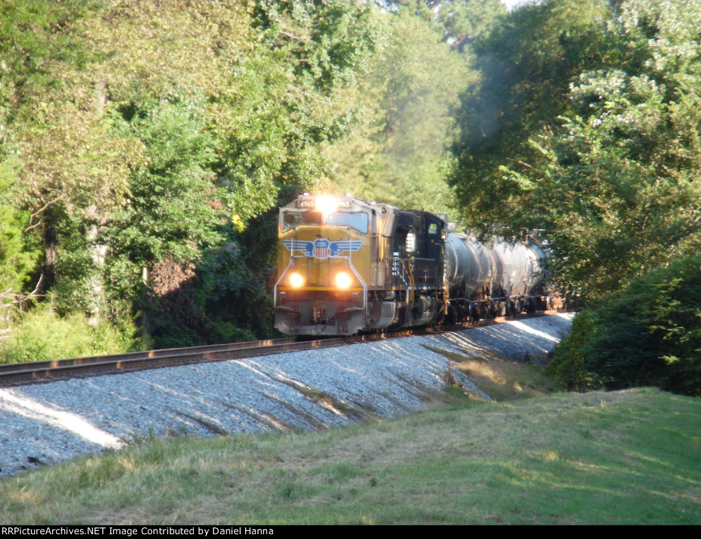NS 391 creepes along west